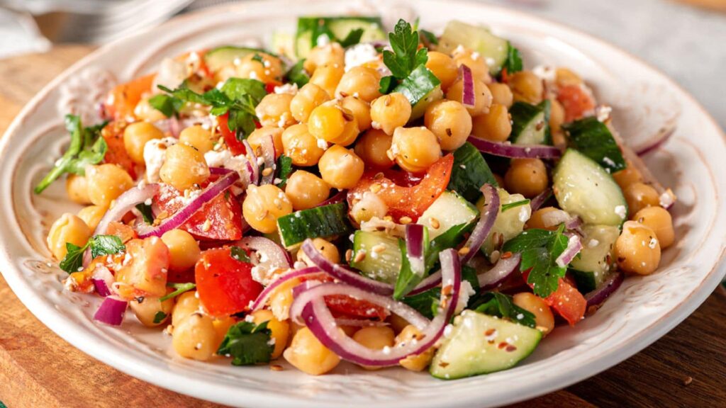 Receta de Ensalada de garbanzos con tomate y cebolla