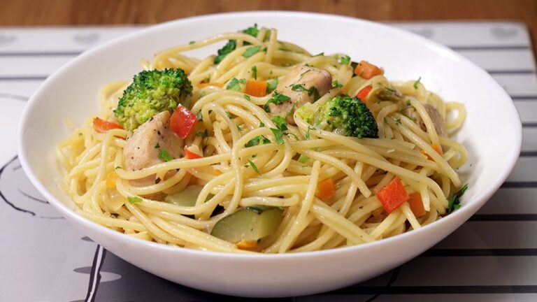 Receta de Pasta con pollo y verduras al horno