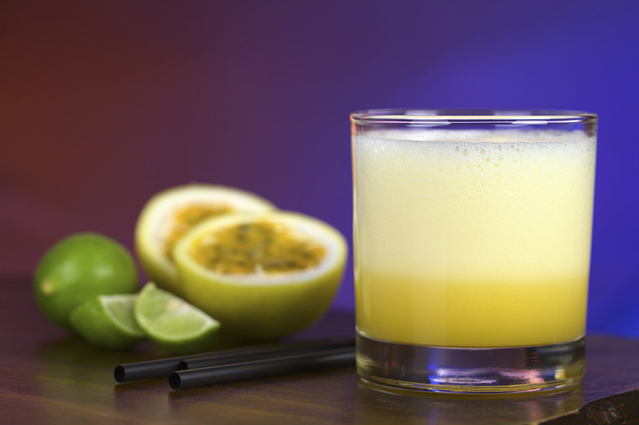 Coctel de vodka con maracuyá