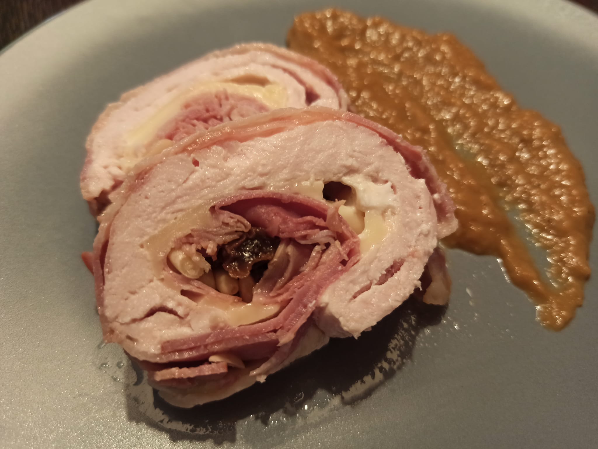 Receta de Pechuga de pavo rellena con cebolla caramelizada